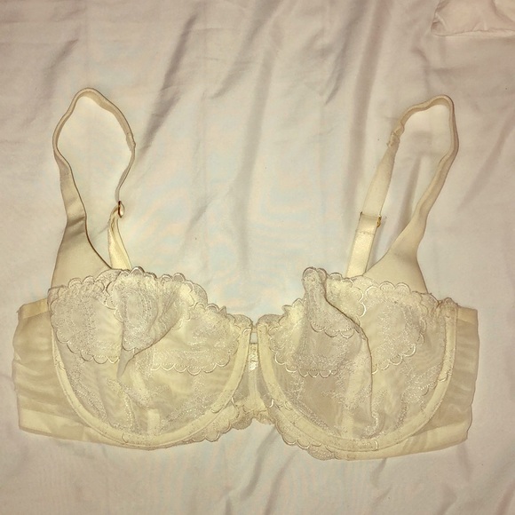 Triumph | Intimates & Sleepwear | Pretty Lace Bra | Poshmark